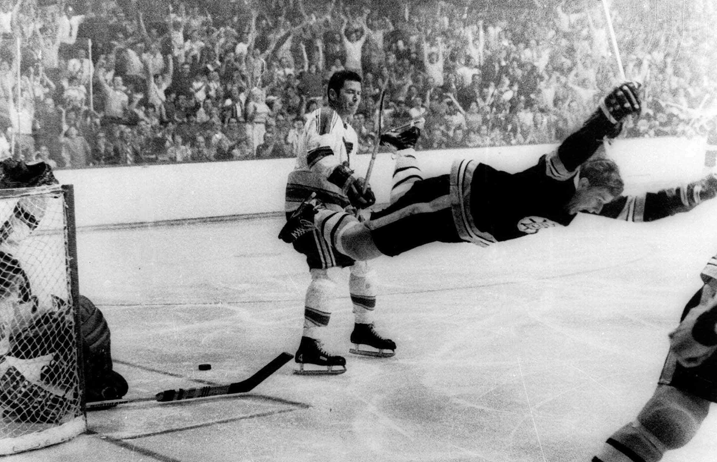 Robert "Bobby" Gordon Orr